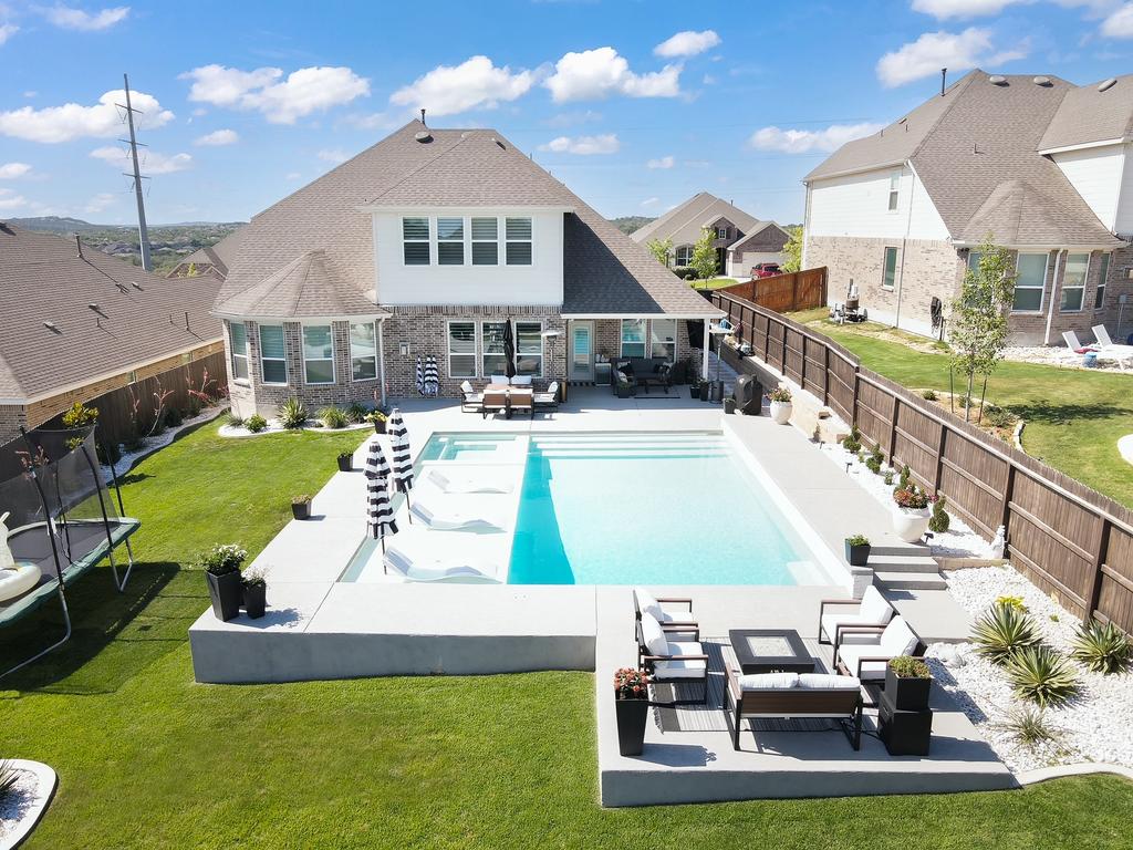 South Texas Custom Pools | Swimming Pool Contractor in San Antonio, TX