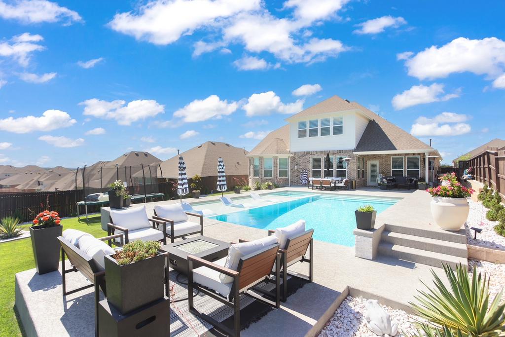 South Texas Custom Pools | Swimming Pool Contractor in San Antonio, TX